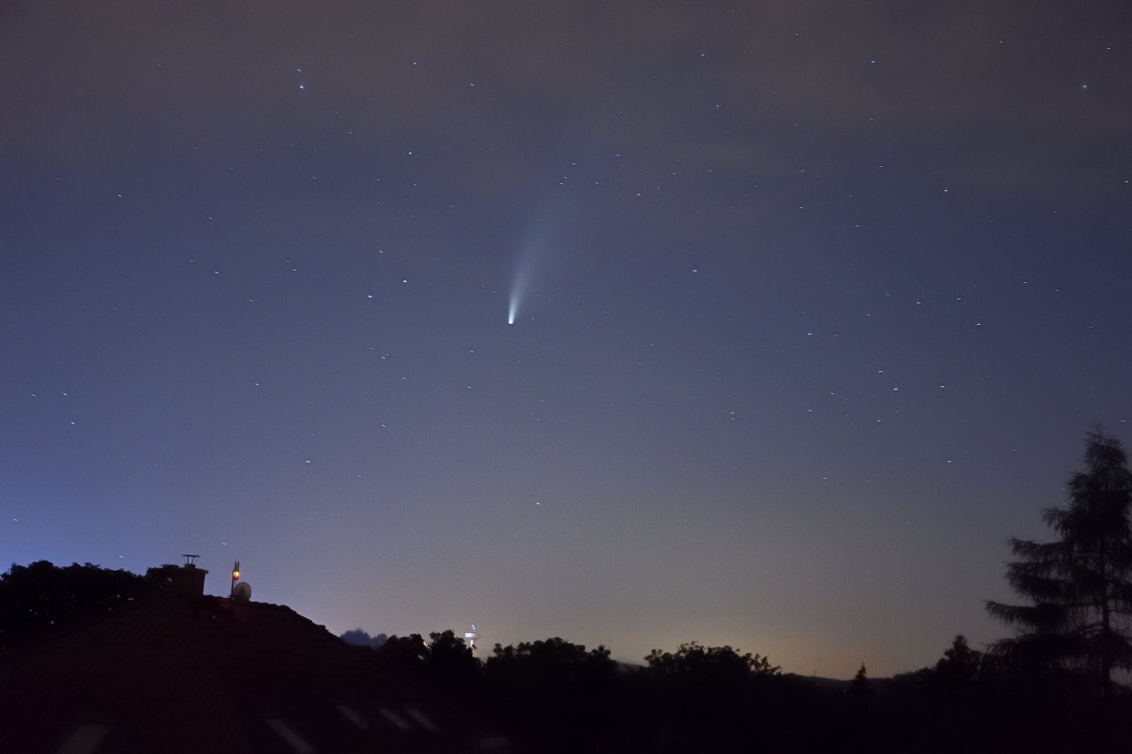 Fotogalerie: Zjasňující kometa ATLAS | Multimédia | Články ...